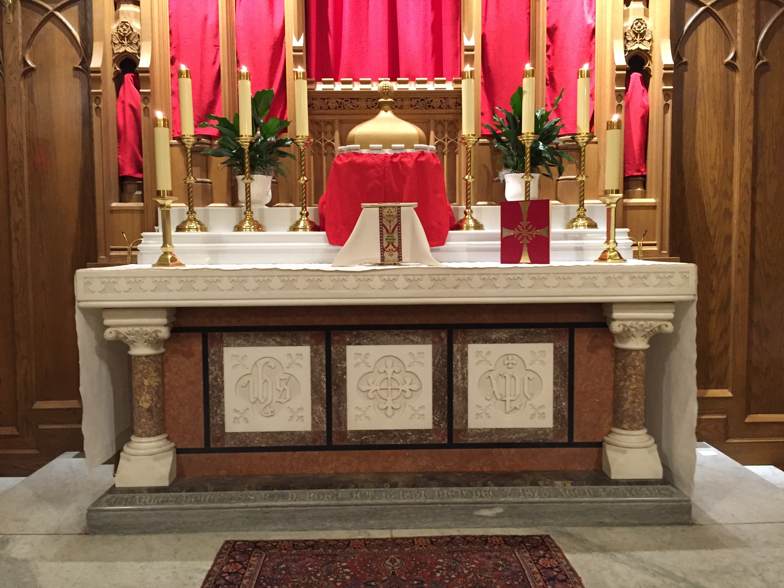 Marble altar taken ca 2019, Trinity Episcopal Church, Fort Wayne